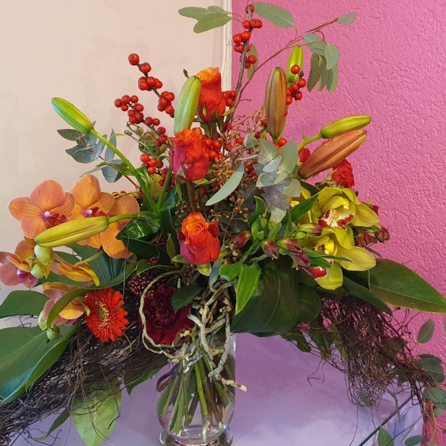 Exklusiver Blumenstrauss in Bogenform selber binden Anleitung - Blumen ...