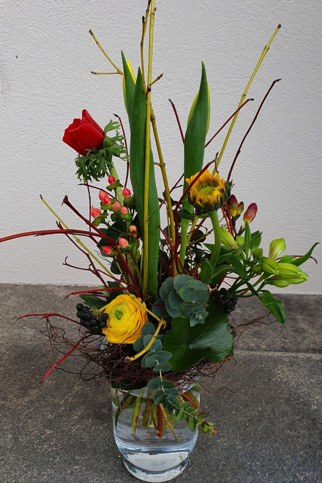 DIY Floristik Anleitung Frühlingsstrauss selber binden - Blumen Flora-Line